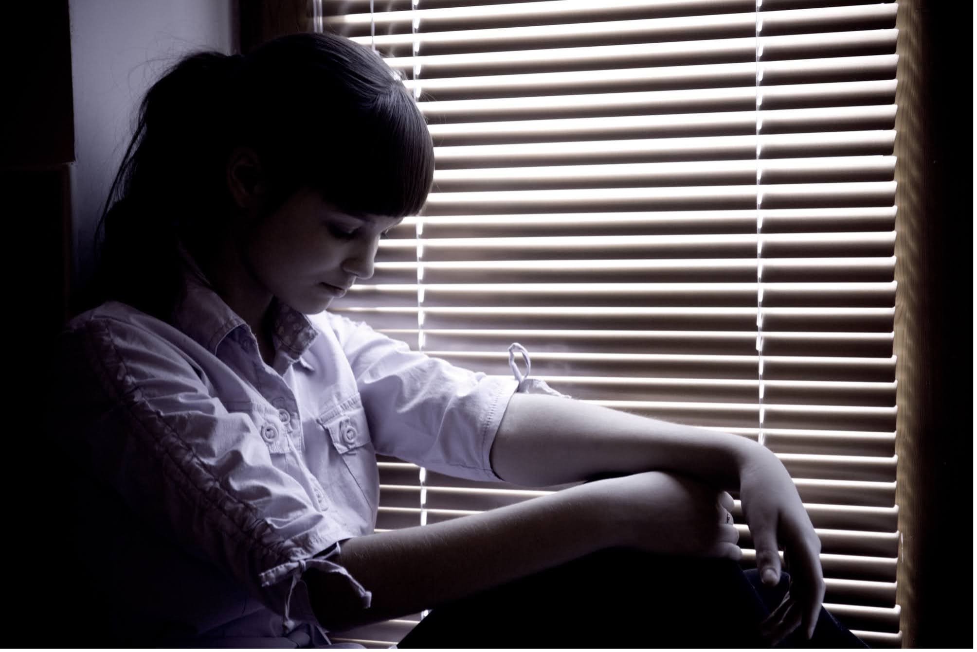 Teen PTSD: What Parents Should Know About Symptoms & Care - Anxiety ...